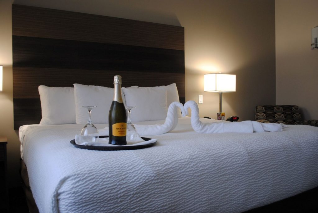 Days Inn Lindsay Hotel Overview - Days Inn Lindsay